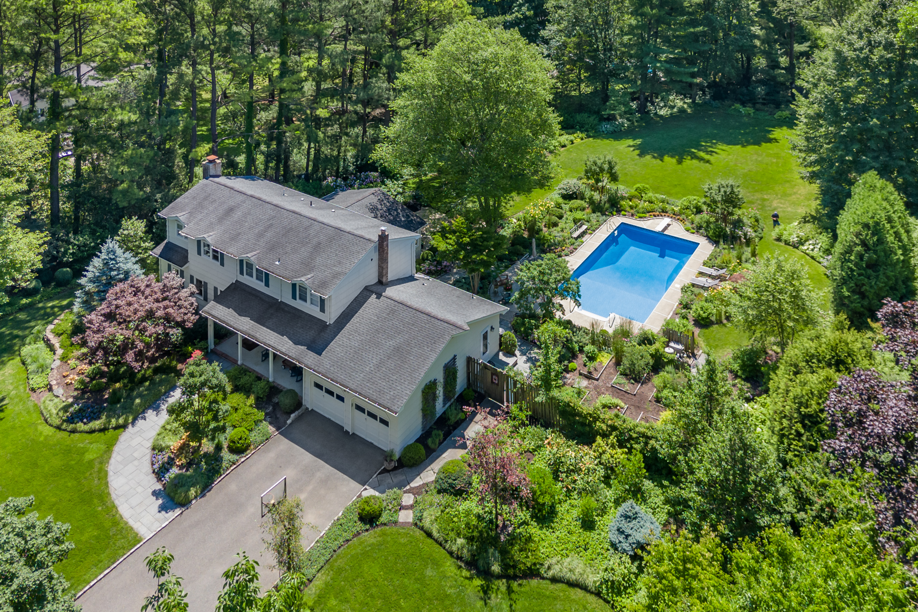 2 Leddell Rd., Mendham, NJ 07945 - Sue Adler, Realtor